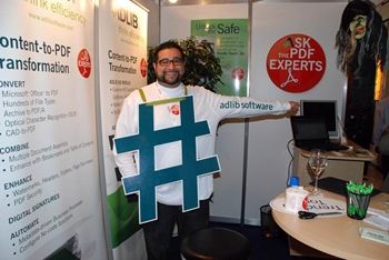 10 Homemade Design, Internet & Tech Related Halloween Costumes ...